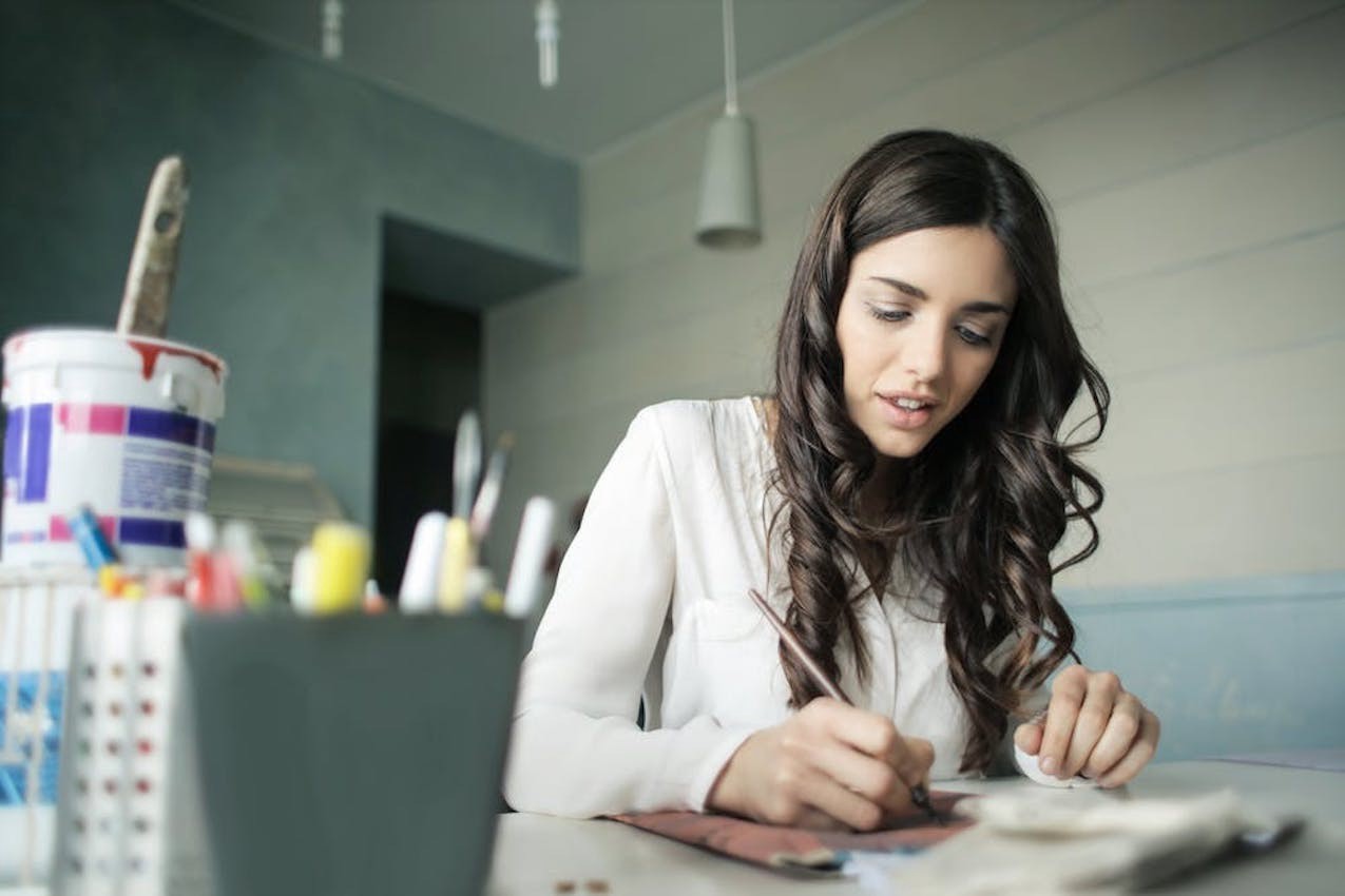 Pros and cons of working as a freelance artist - The Katy News