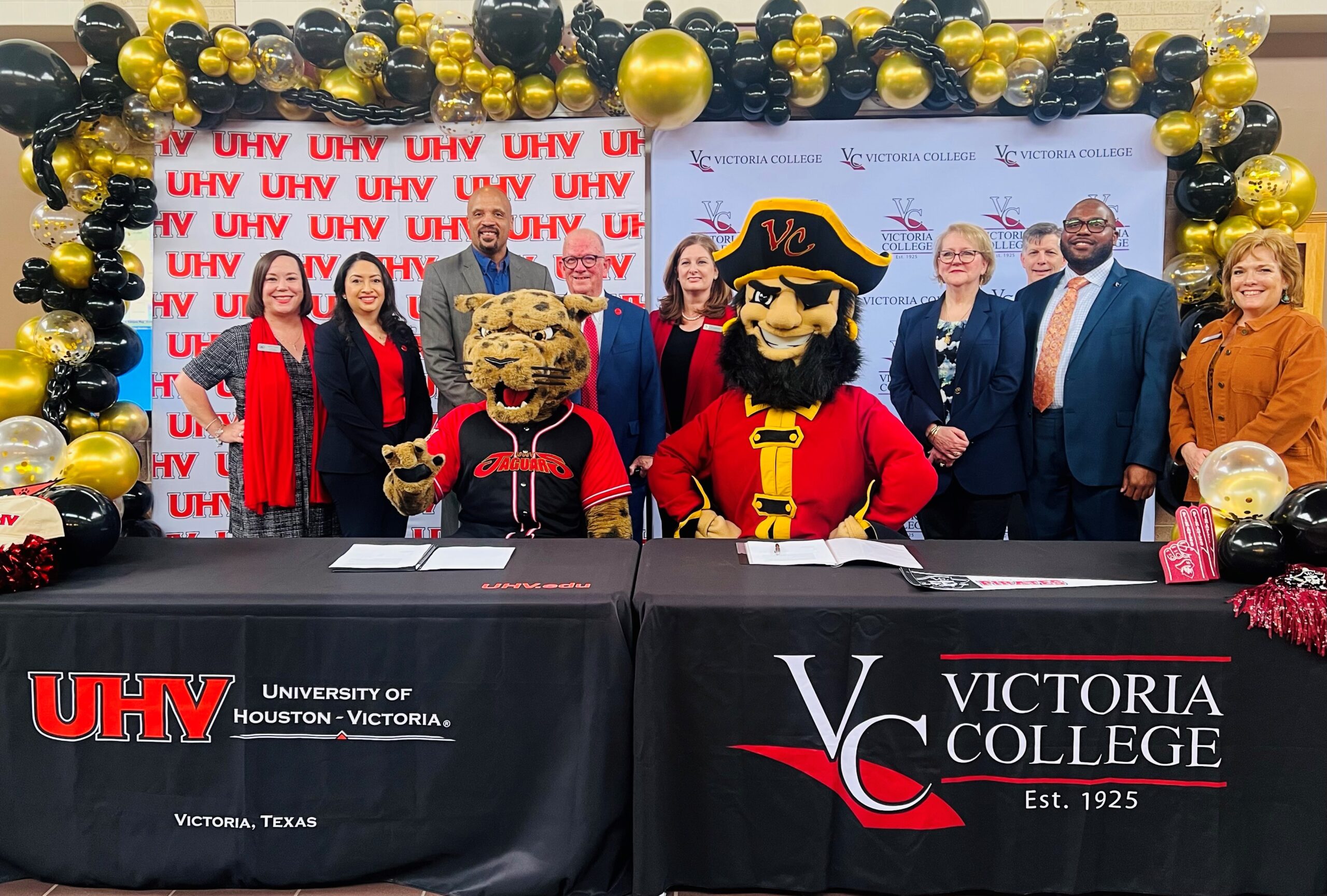 UHV, VC Strengthen Partnership At Signing Ceremony - The Katy News