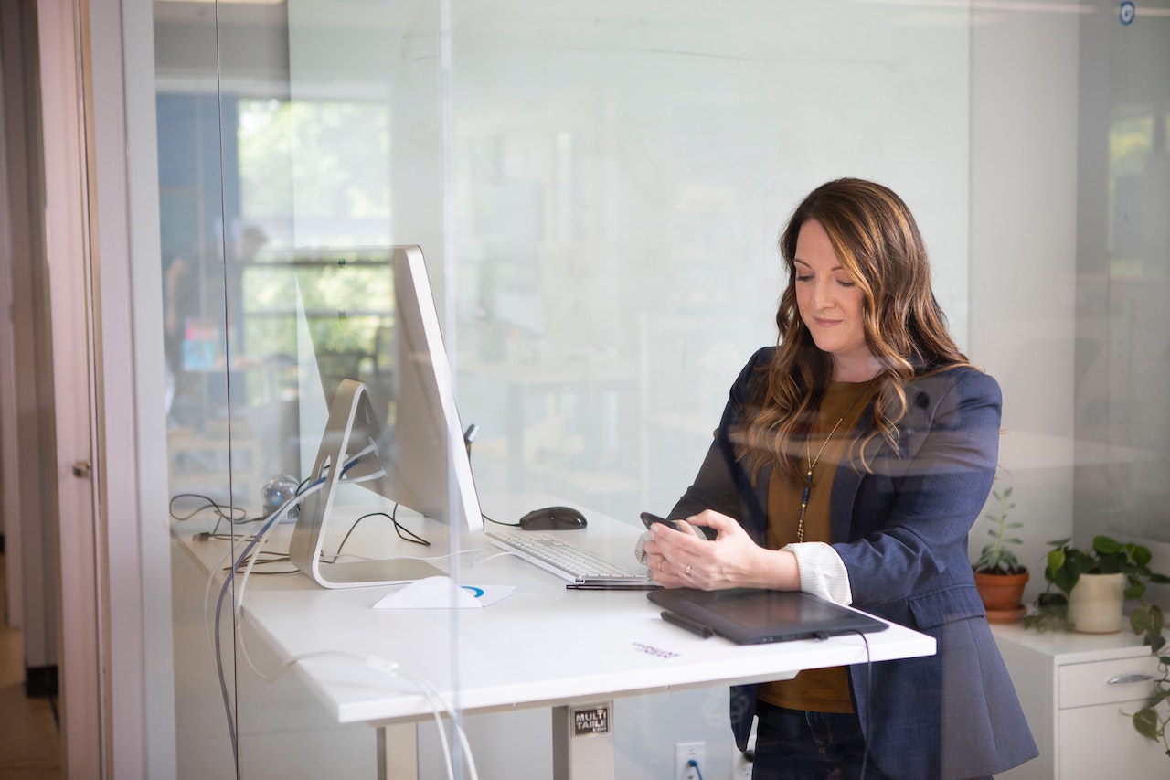 Discover Recent Proof That A Sit-Stand Workstation Is Good For Your ...